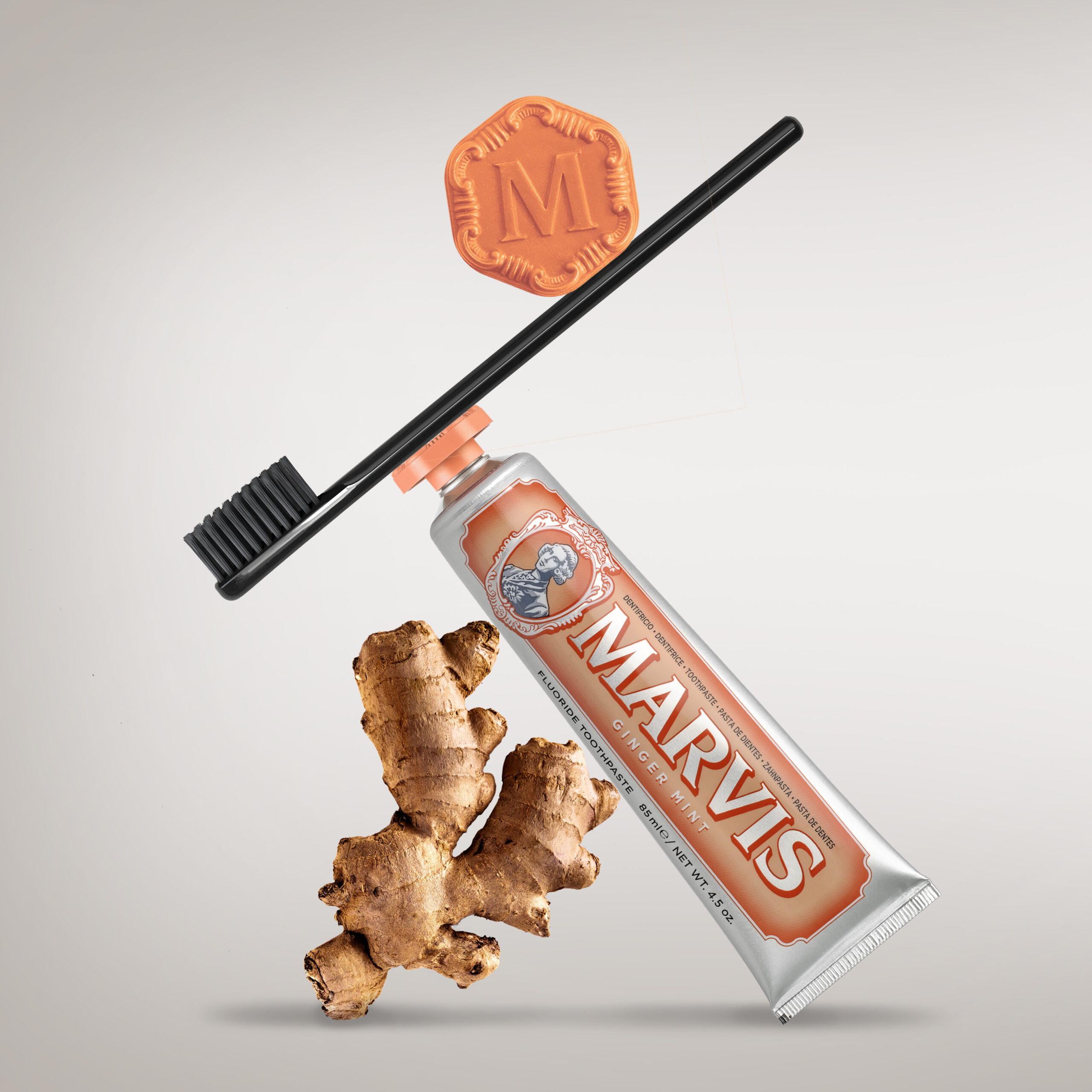 MARVIS MEDIUM CRNA ČETKICA ZA ZUBE – Ljekarna Ljubic – BiH – WEB shop